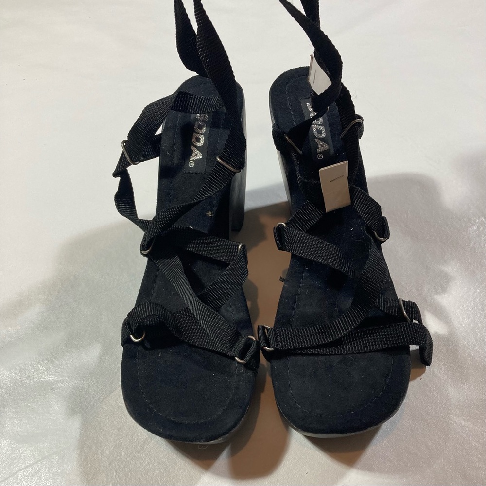 Vintage Soda Chunky Wooden Heel Platform Sandals. Siz… - Gem